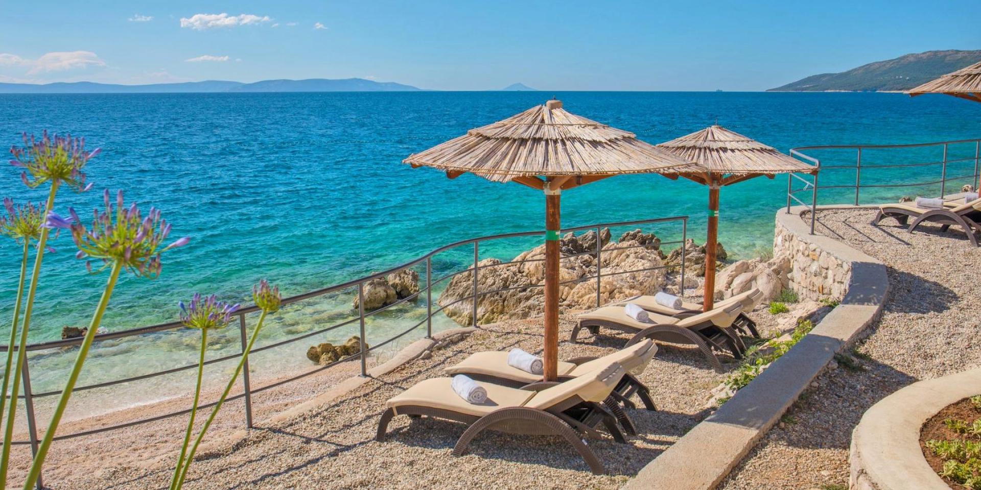 Veliki izbor putovanja, ljetovanja, skijanja | Kontaktirajte nas | Azur ...